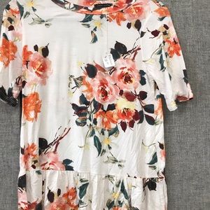 Tops | Floral Tshirt | Poshmark